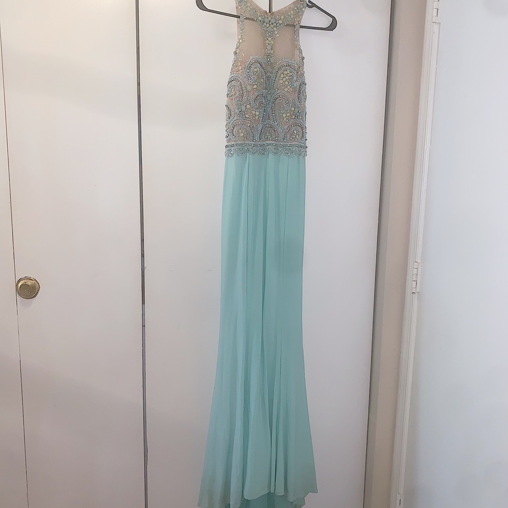 Mermaid Like Prom Dress - Gem